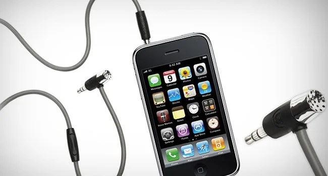 Griffin Hands-free Mic + AUX Cable | Gear Patrol