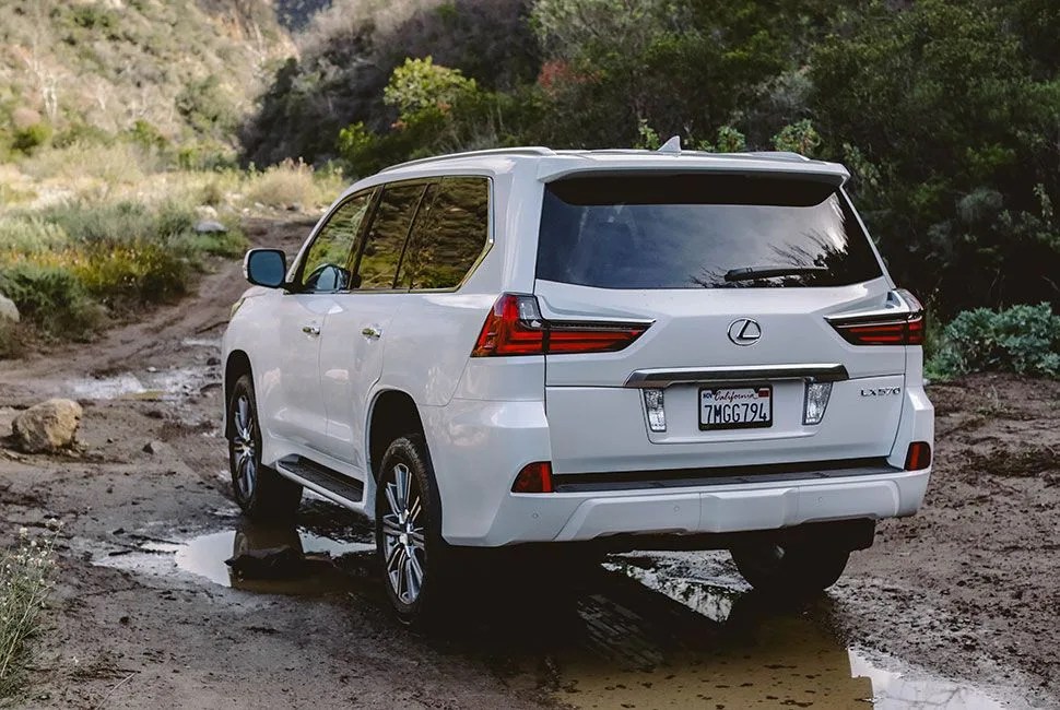 Off-Roading in Lexus’s Luxury Family-Hauler | Gear Patrol