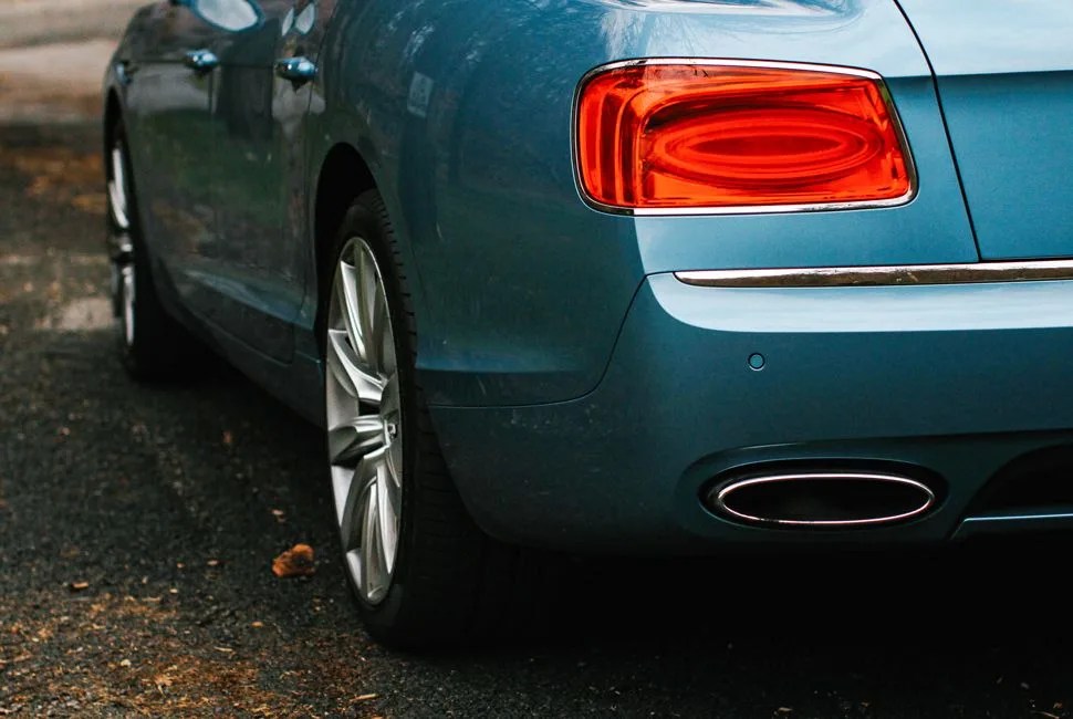 Driver’s Seat or Rear — It’s All Good in the Bentley Flying Spur | Gear ...
