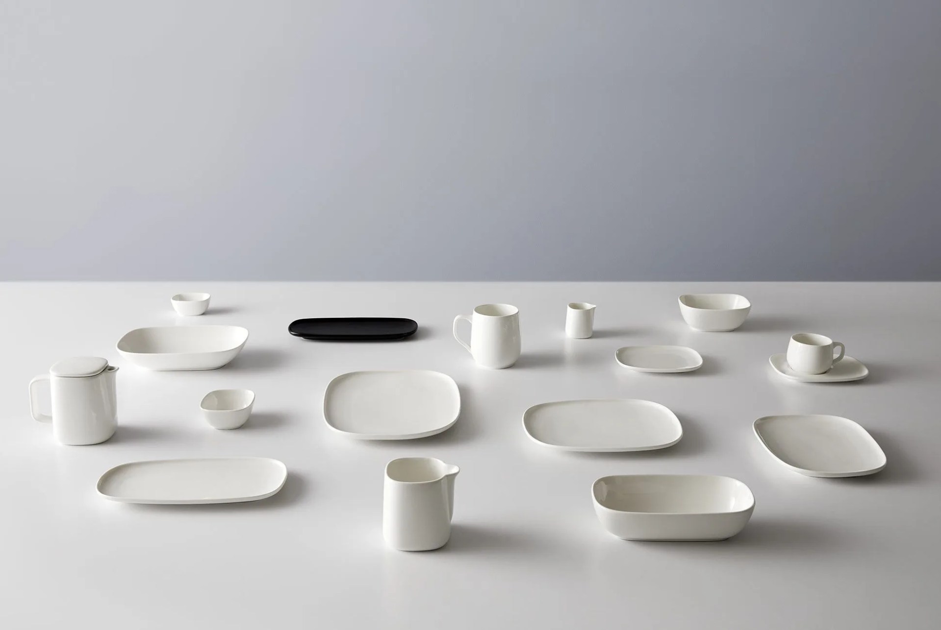 You’re Going to Want Delta’s New First Class Dinnerware for Your Home ...