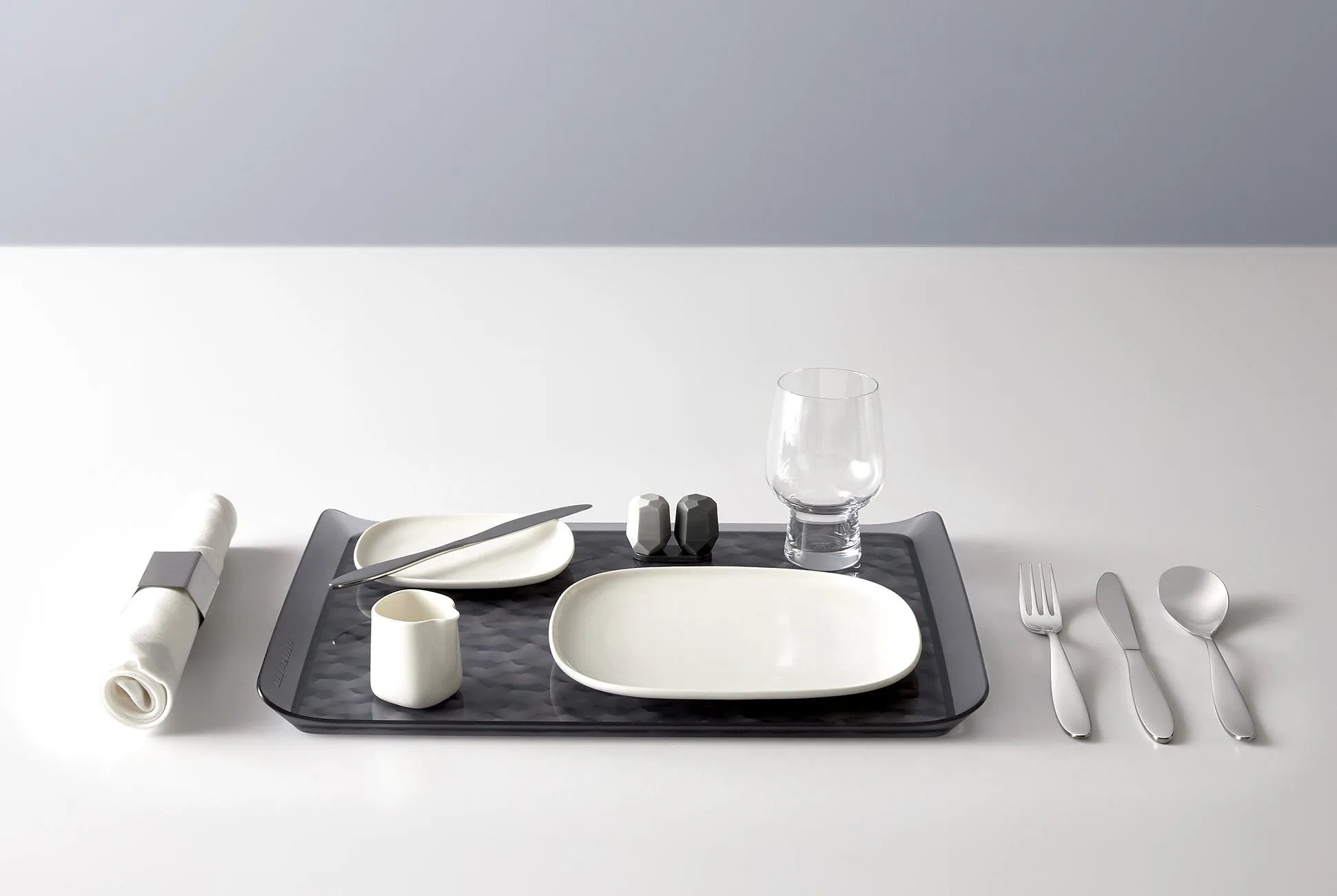 You’re Going to Want Delta’s New First Class Dinnerware for Your Home ...