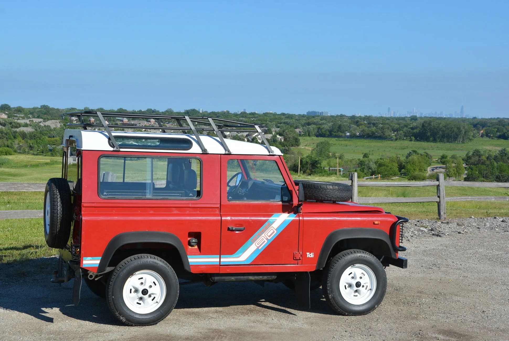 The Early ’90s Are Back Thanks to This Italian Defender 90 | Gear Patrol