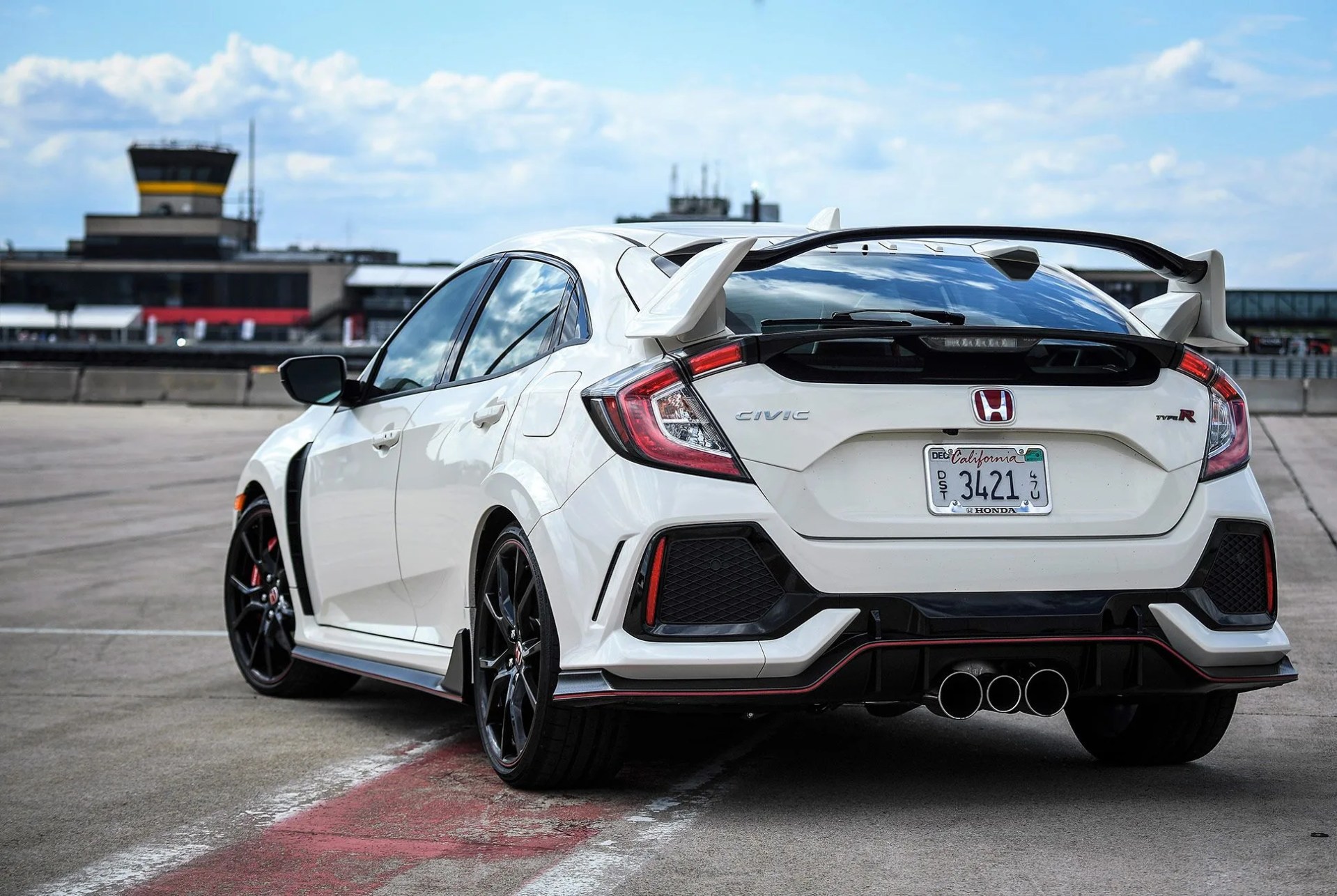 Honda’s Batshit Crazy-Looking Civic Type-R Drives Like Magic | Gear Patrol