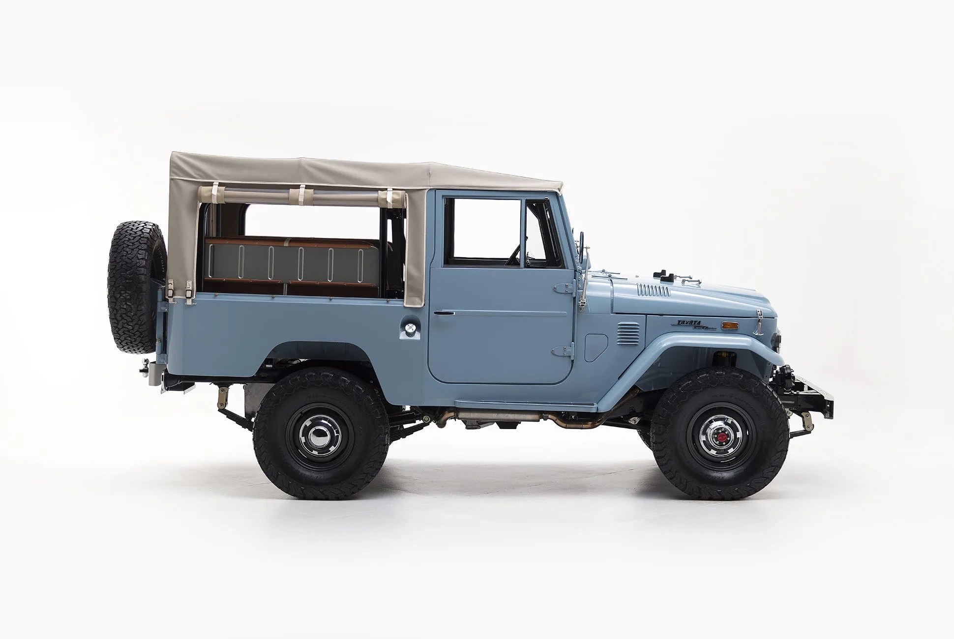 A Classic Toyota FJ Re-engineered To Meet the Demands of Modern Driving ...