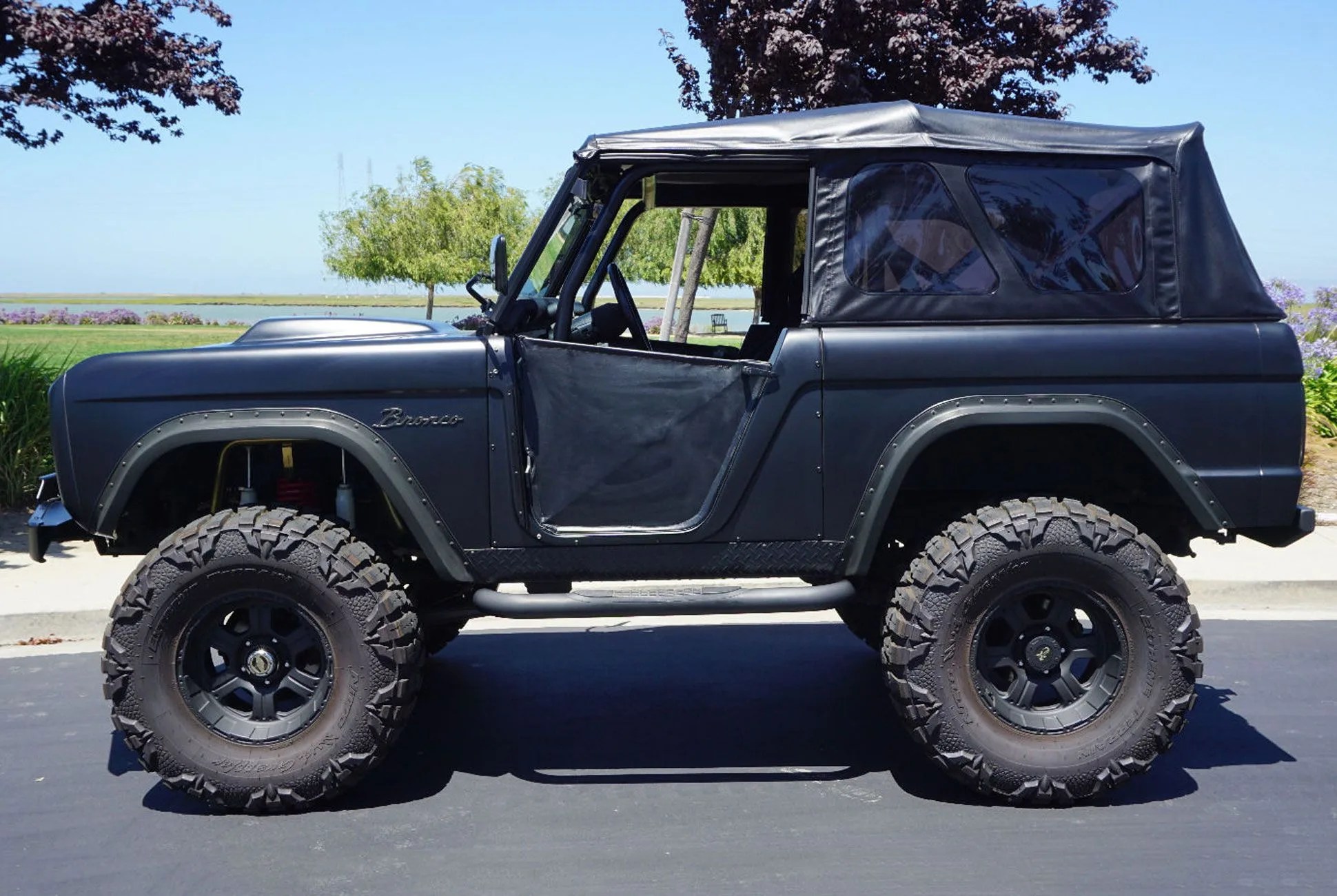 Found: 4 Ford Broncos That Definitely Have Two Doors and a V8 | Gear Patrol