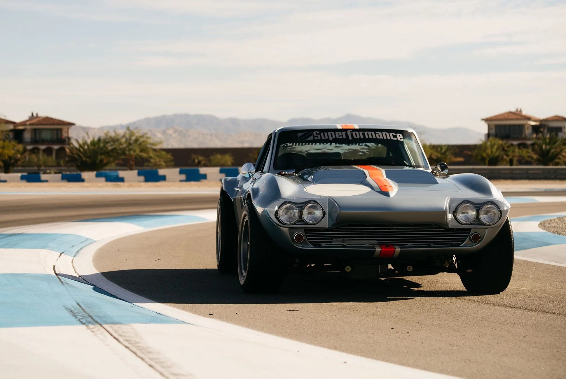 I Drove an Iconic Corvette and Its Modern Equivalent Back-to-back, and ...