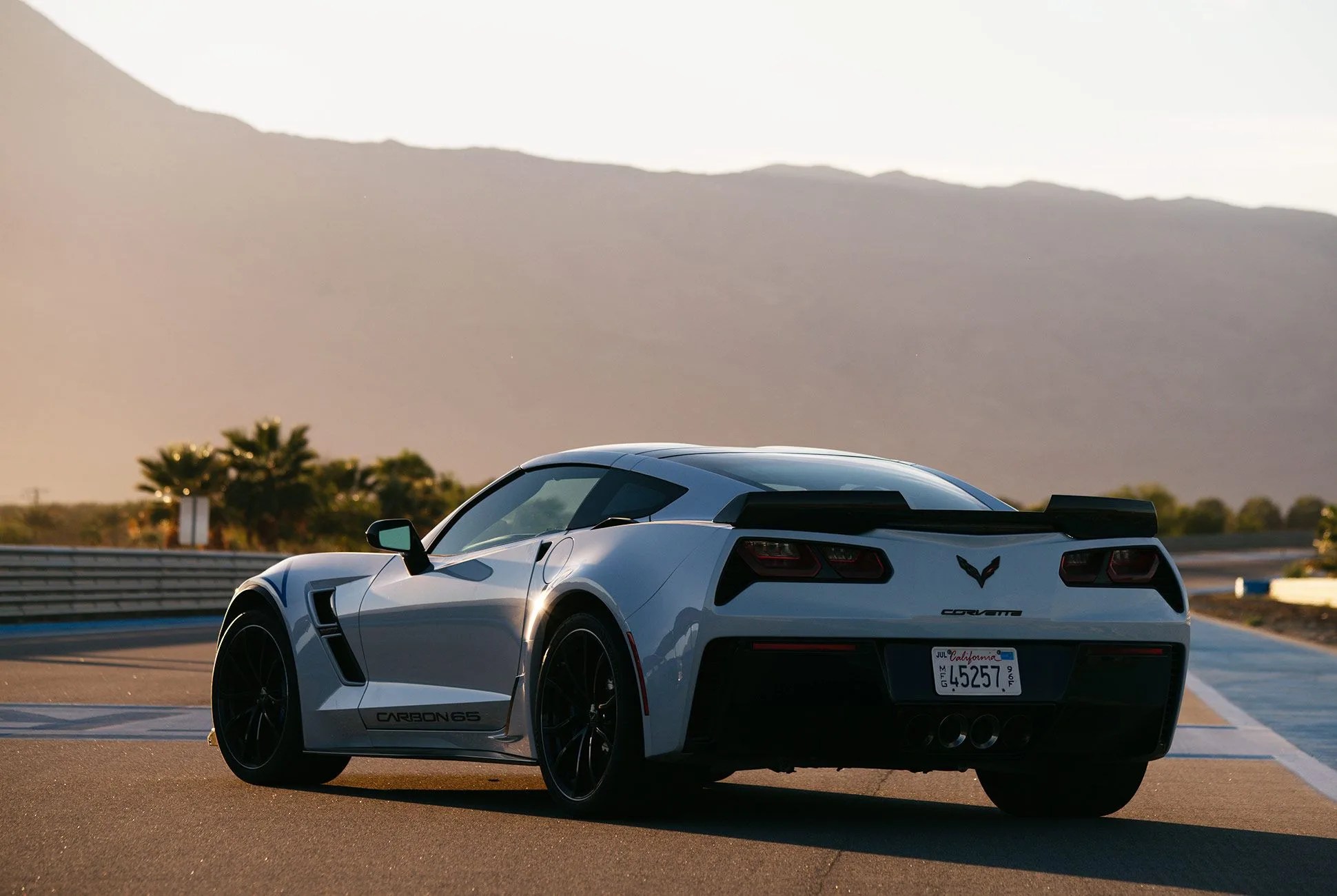 I Drove an Iconic Corvette and Its Modern Equivalent Back-to-back, and ...