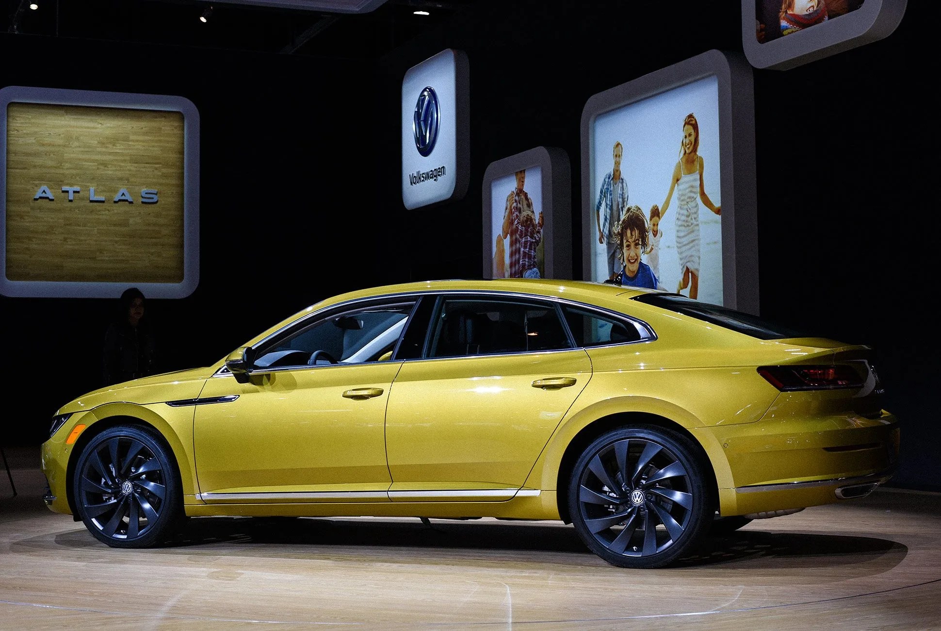Volkswagen’s Beautifully-Designed Sedan Is a Luxury Car at a Lower ...
