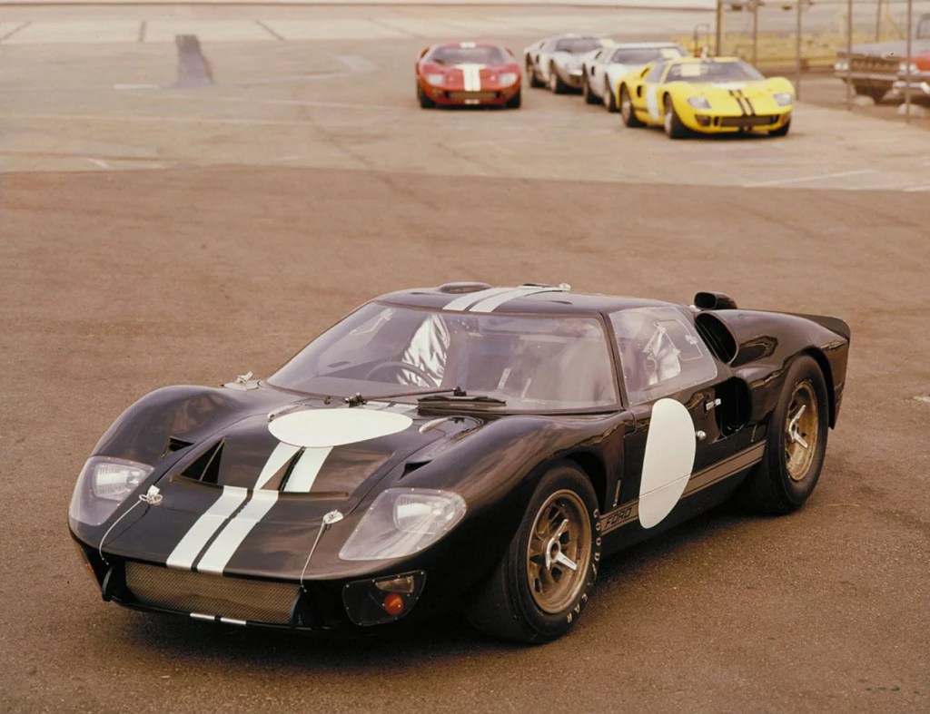 15 of the Most Outstanding Automotive Hood Scoops and Air Ducts of All ...