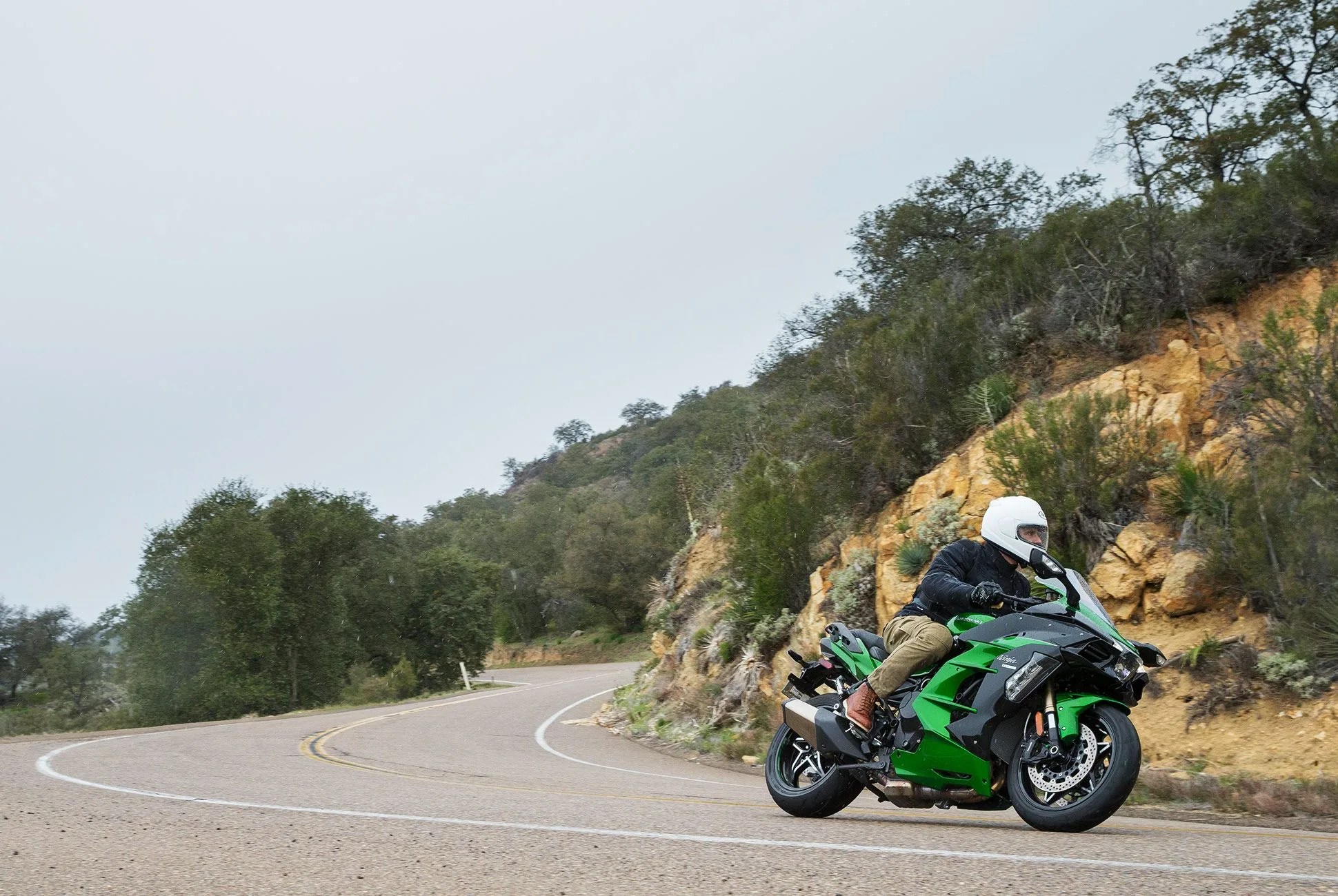 There’s Nothing Else on the Road Quite Like the Kawasaki H2 SX | Gear ...