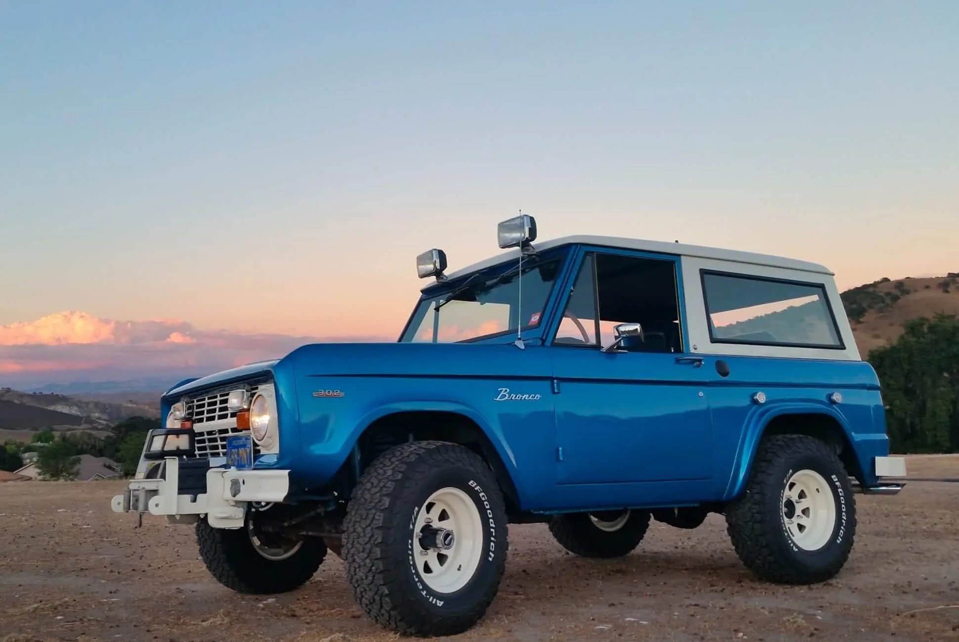 This Modified Ford Bronco Was Perfected 50 Years Ago | Gear Patrol