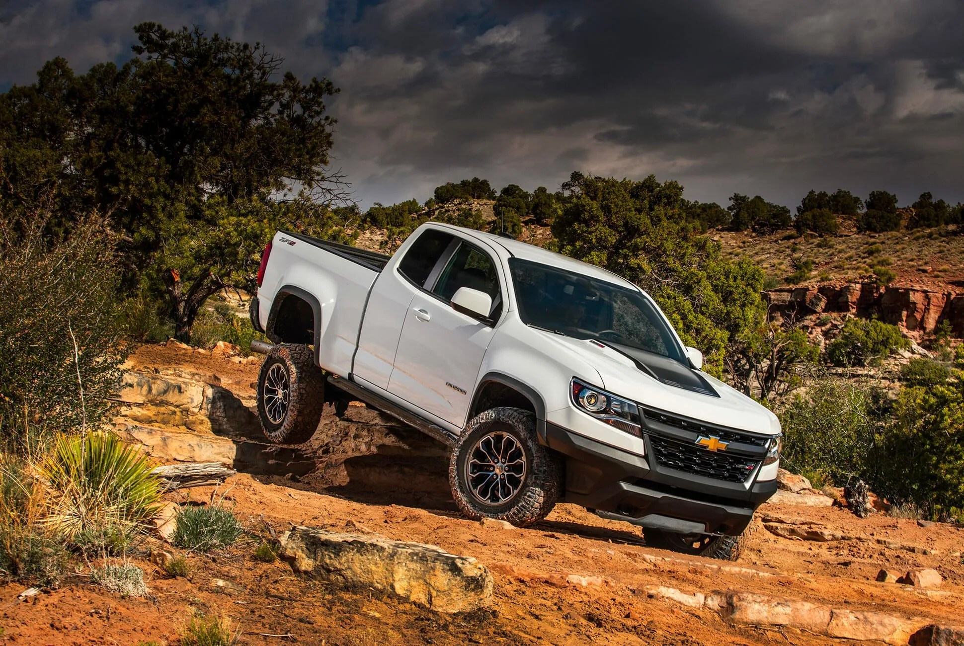 The Chevy Colorado ZR2 Is a Muscular, Veritable Competitor to the ...
