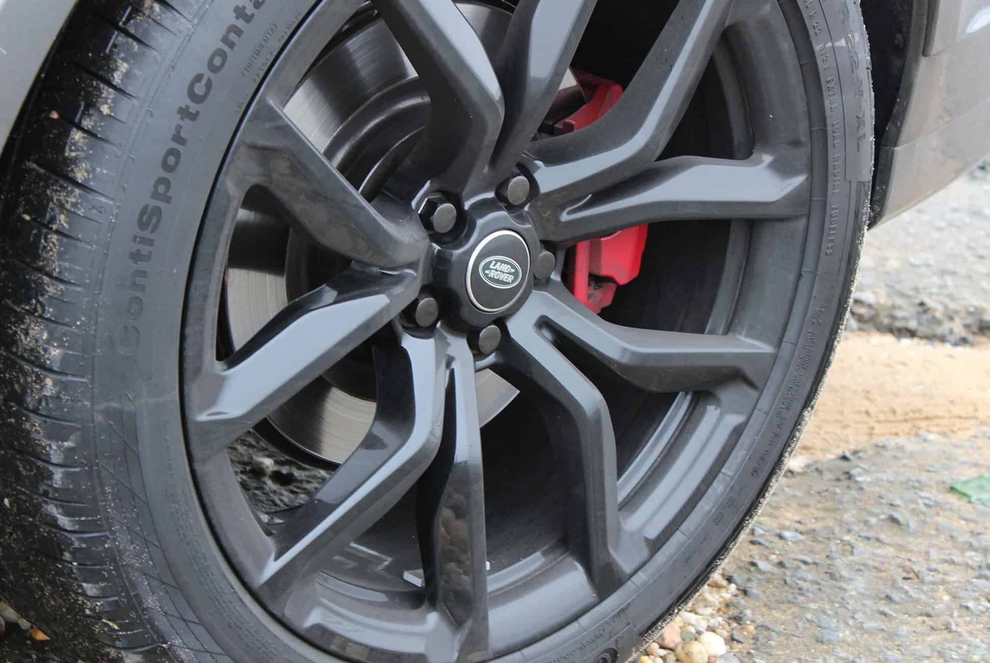 The 575-Horsepower Range Rover SVR Is an Exercise in Pure Indulgence ...