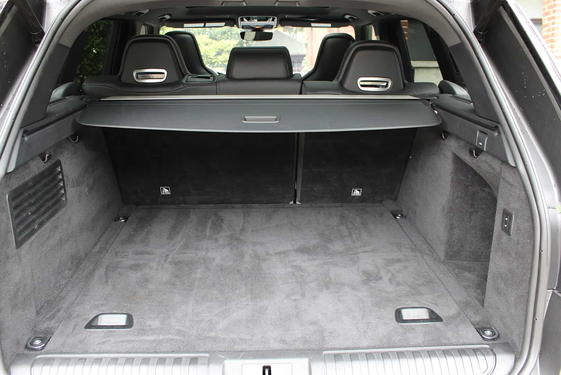 The 575-Horsepower Range Rover SVR Is an Exercise in Pure Indulgence ...