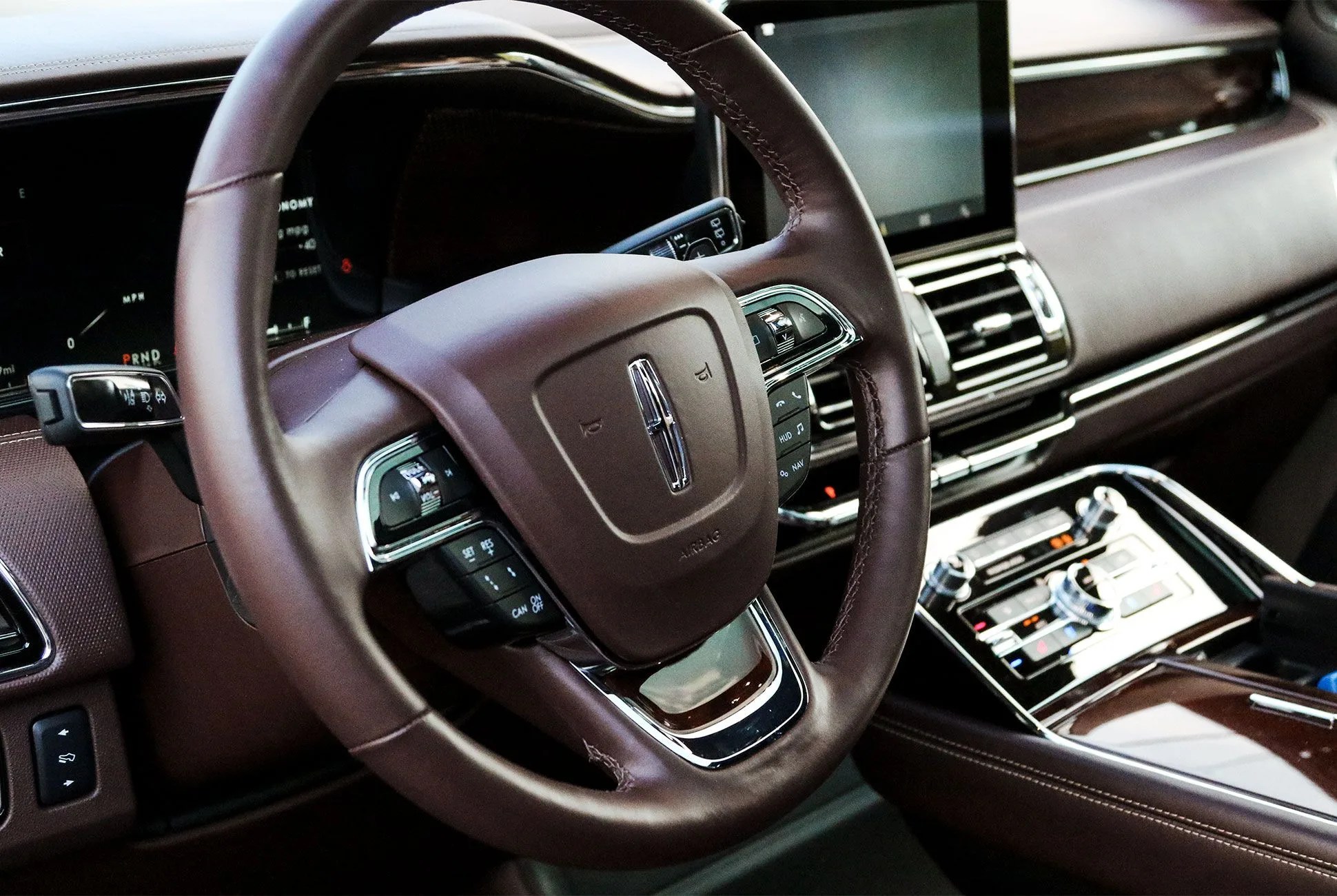 Lincoln Navigator Review: After 20 Years, the All-New SUV Is On Top of ...