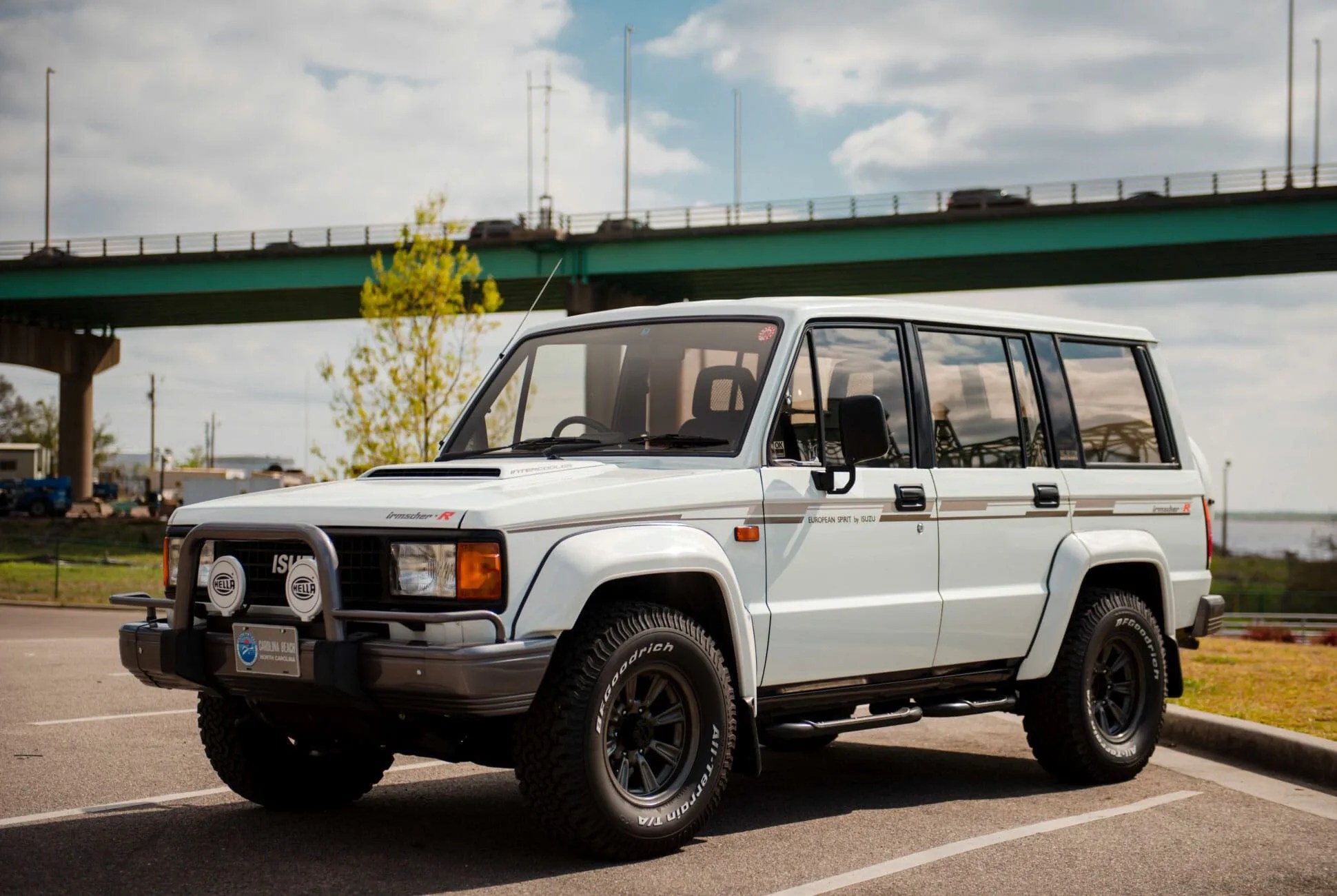 Forget the Old Jeeps and G-Wagens and Get This Isuzu Trooper | Gear Patrol