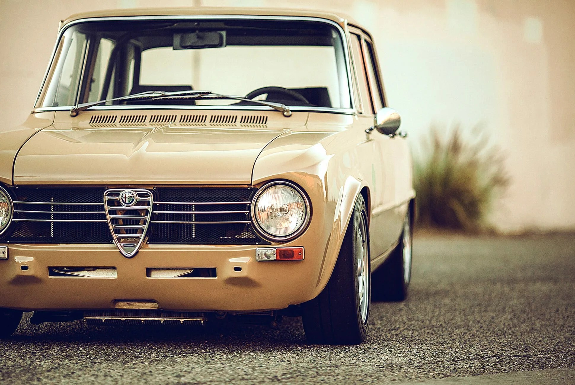 This Gorgeous, One-of-a-Kind Alfa Romeo Restomod Could Be Yours | Gear ...
