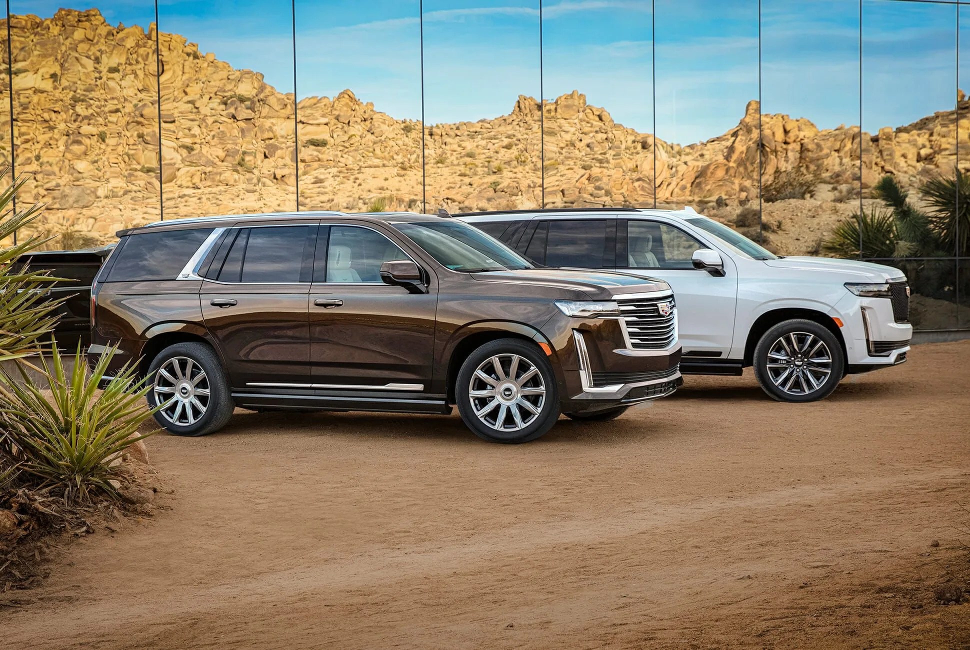 The 2021 Cadillac Escalade Revealed: Big Screen, Big Sound, Big Grille ...