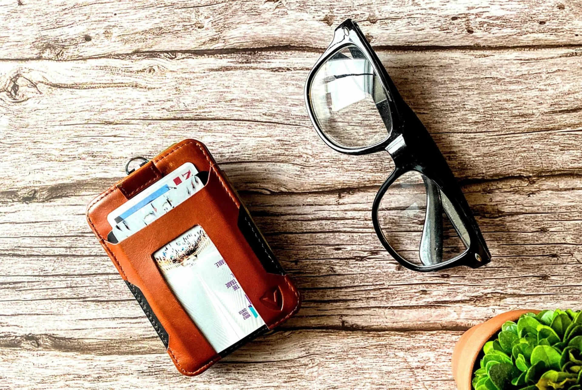 Arizona Arena Bifold Picker’s Wallet | Gear Patrol
