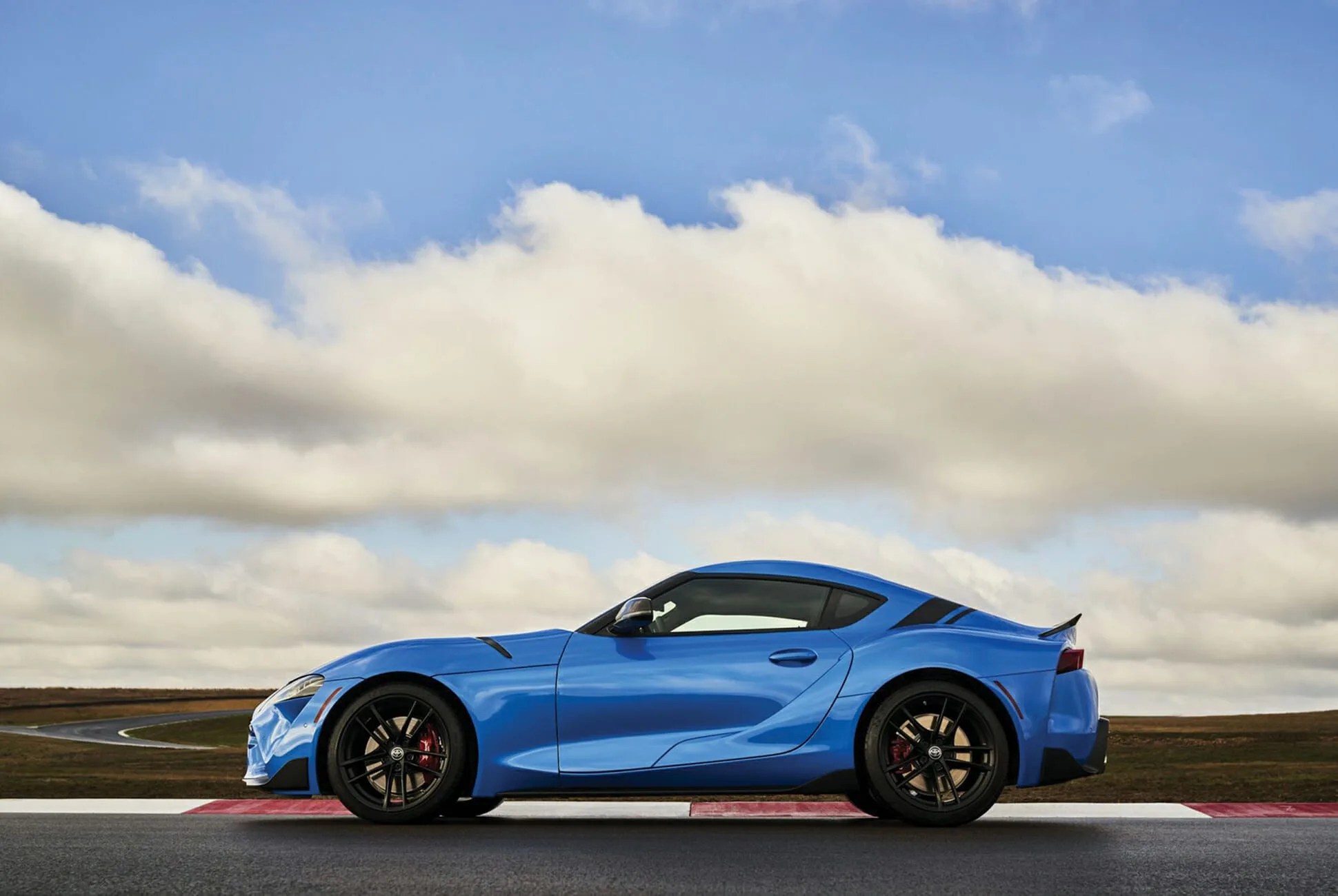 The Toyota Supra Could Finally Get a Stick Shift, Rumor Claims | Gear ...