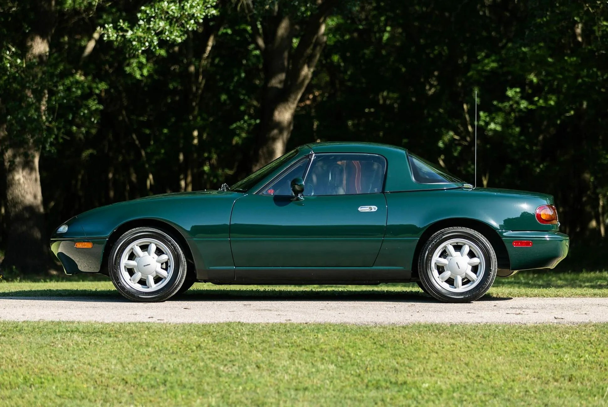 Here’s the Perfect Low-Mileage Used Mazda Miata. Now Go Buy It | Gear ...