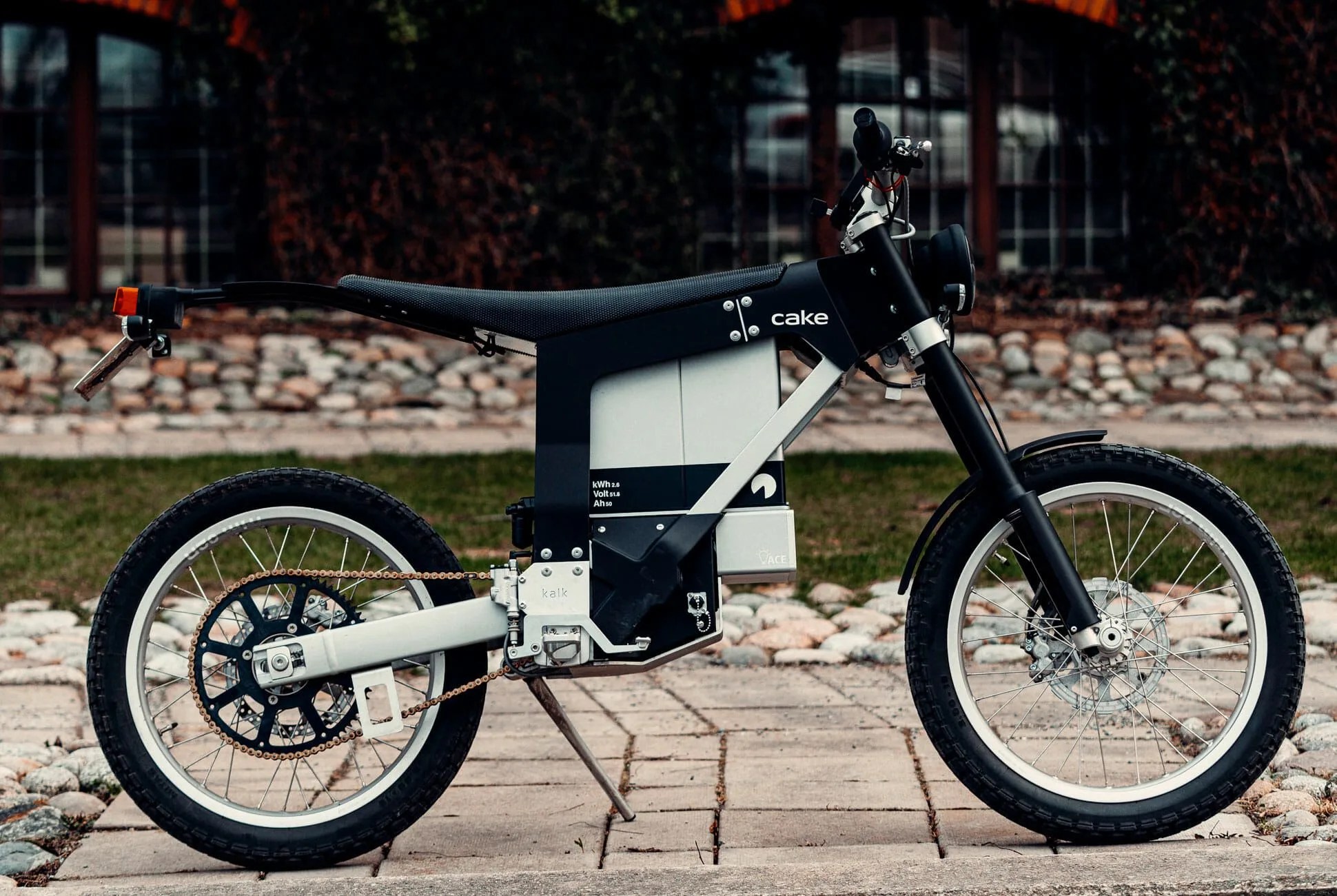 Cake’s New Electric Motorcycle Is a Badass Street-Legal Dirt Bike ...