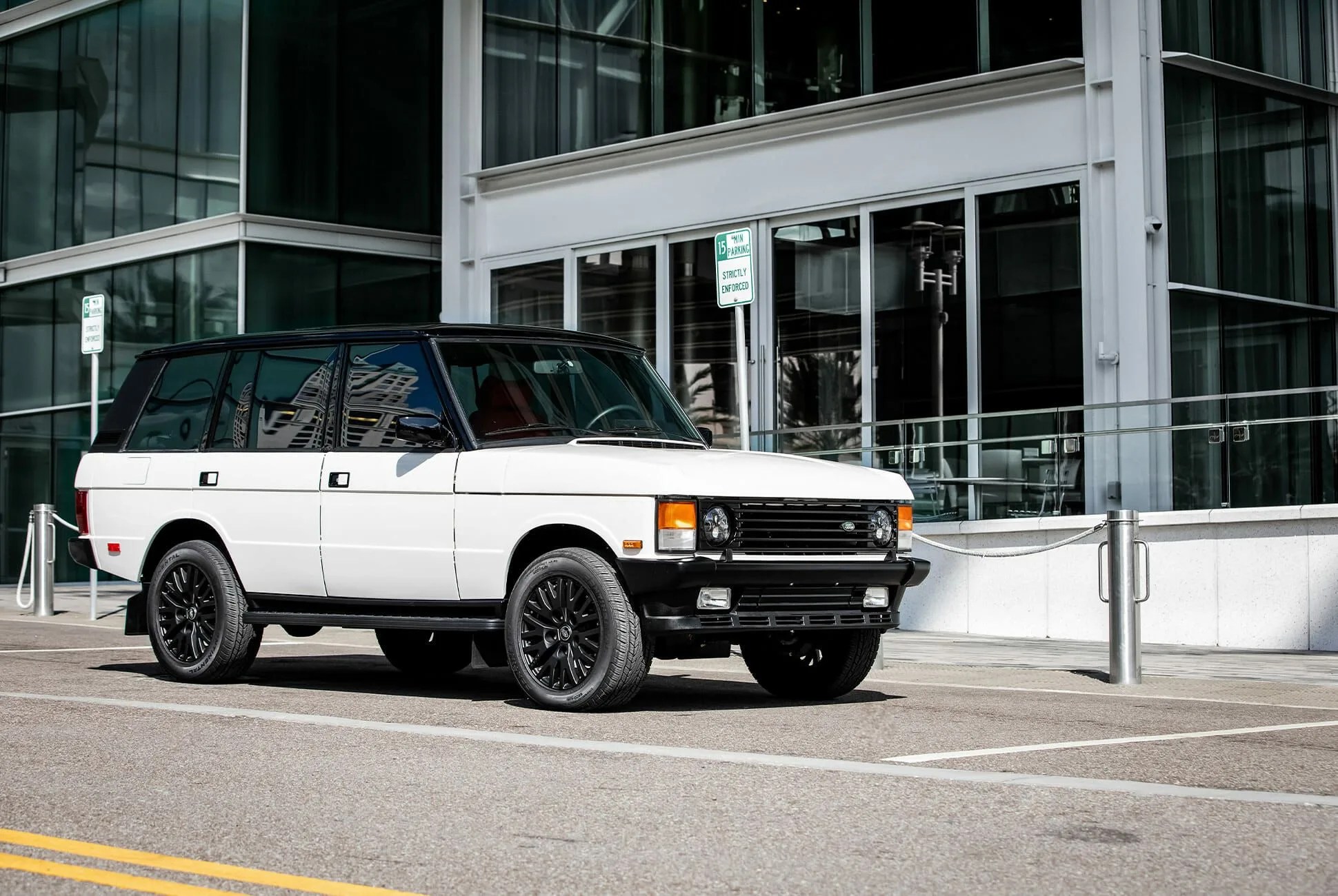 Few Restomods Can Touch This Perfectly-Restored Range Rover Classic ...