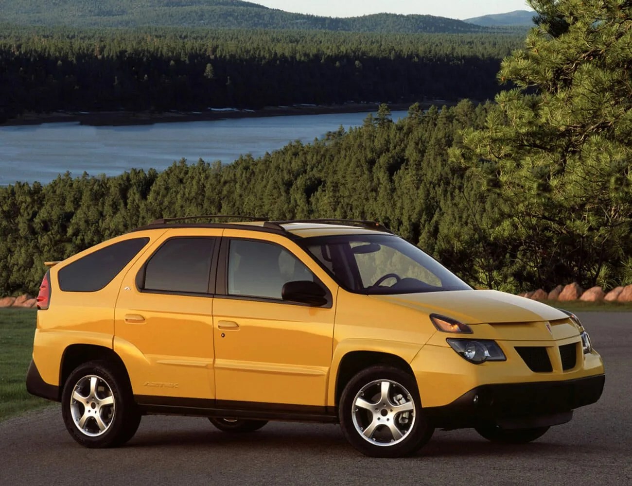 Meet the Ugliest Crossovers and SUVs Ever Made | Gear Patrol