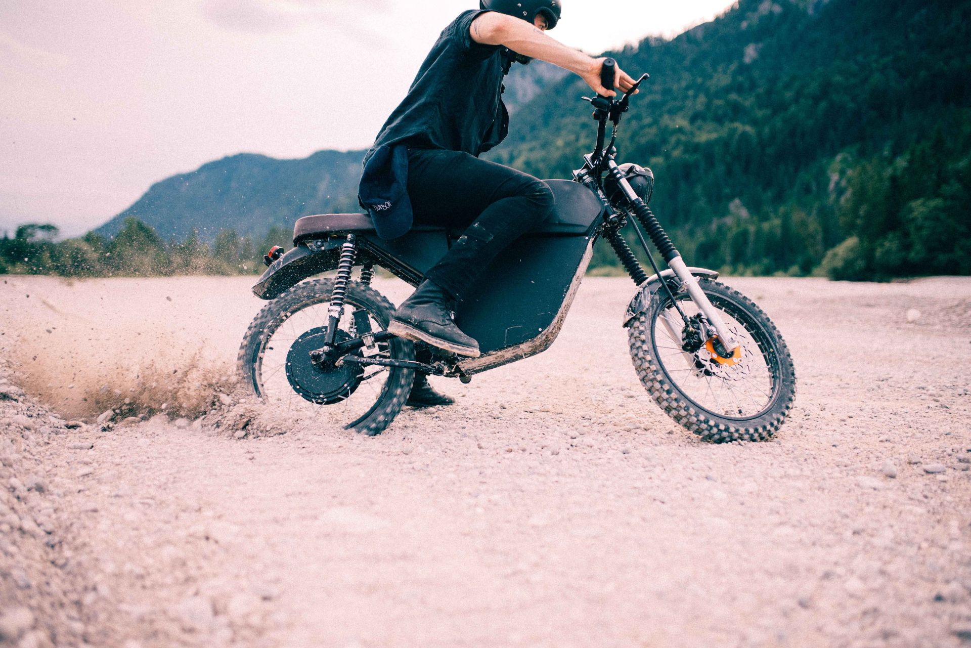 This Tiny Electric Motorcycle Could Be the Perfect Commuter Bike | Gear ...