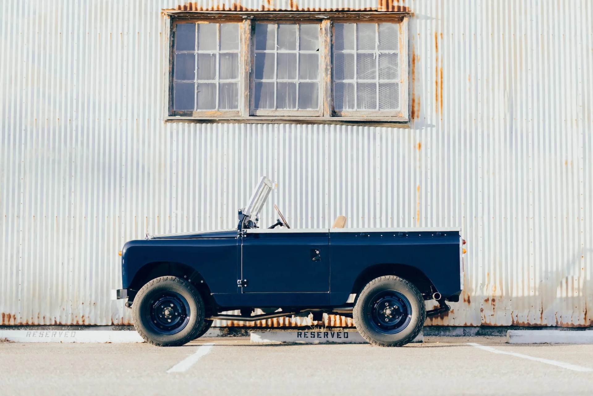 Himalaya and Taylor Stitch Teamed Up to Create a Stunning Vintage Land ...