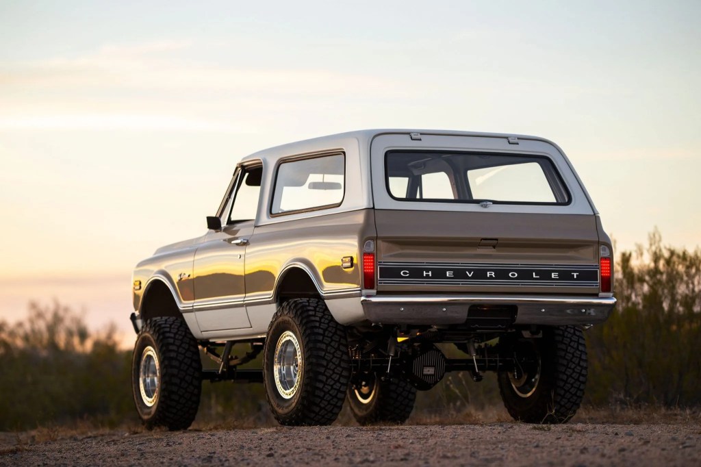 This Stunning Lifted Chevy K5 Proves the Blazer is the New Bronco ...