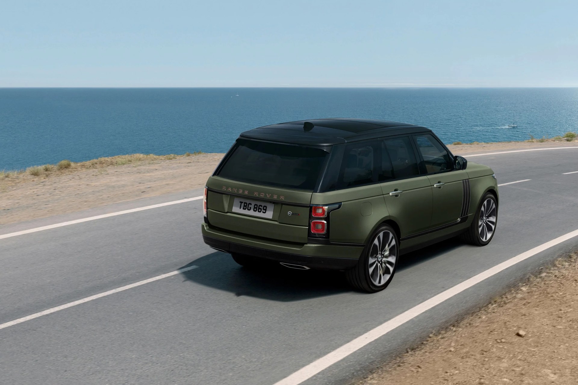 The New Range Rover Debuts Today: Here's What You Should Know | Gear Patrol