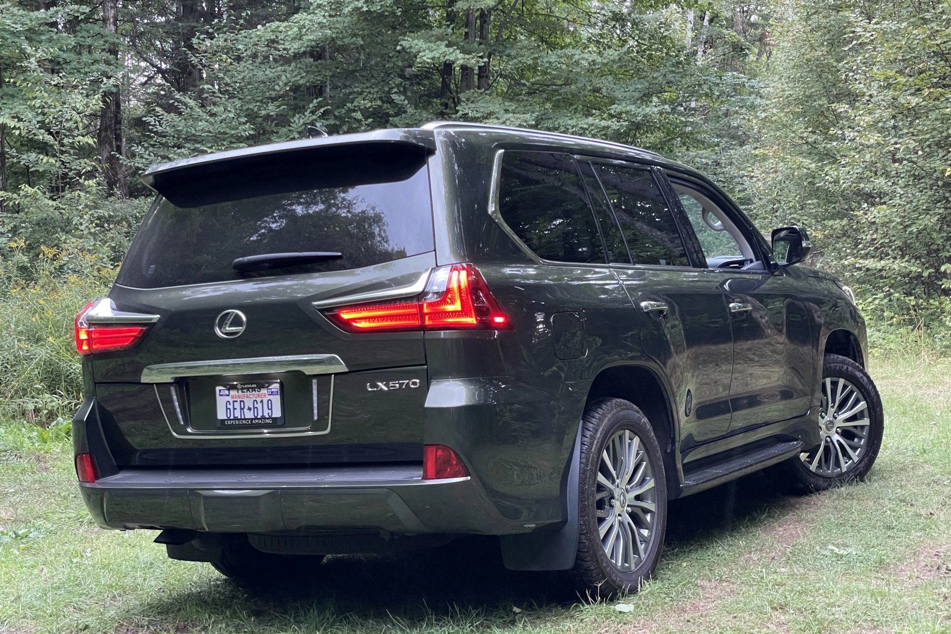 The 2021 Lexus LX 570 Is a Solid, Dependable Dinosaur | Gear Patrol