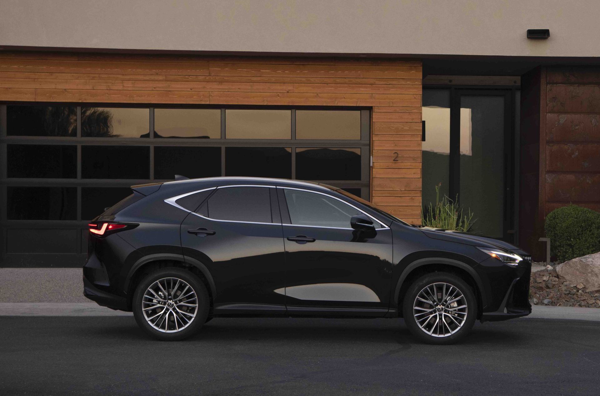 The 2022 Lexus NX 350 Represents the End of the Brand's Most Annoying ...