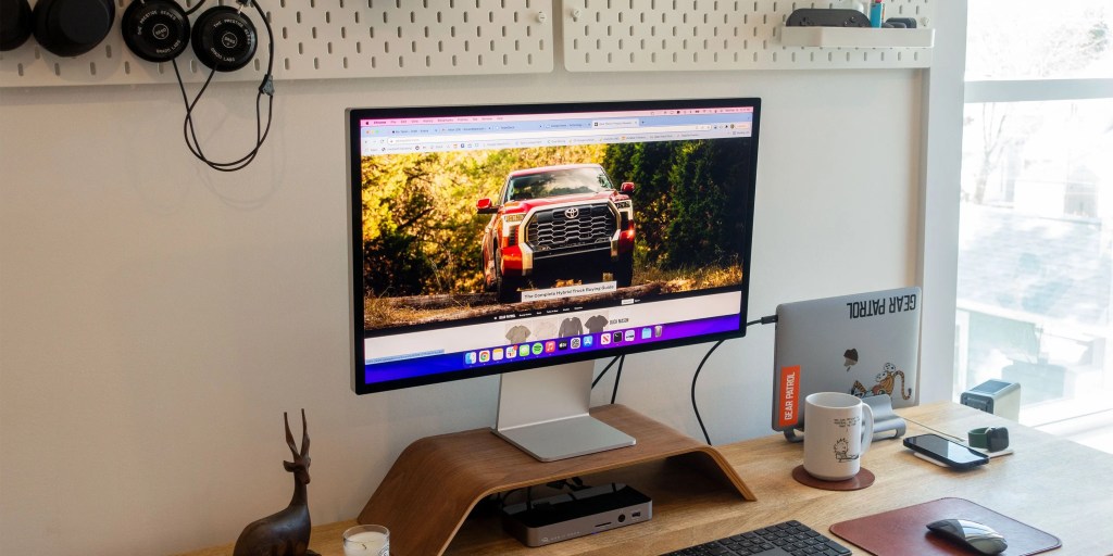 The Perfect Apple Desk Setup, 4 Different Ways | Gear Patrol