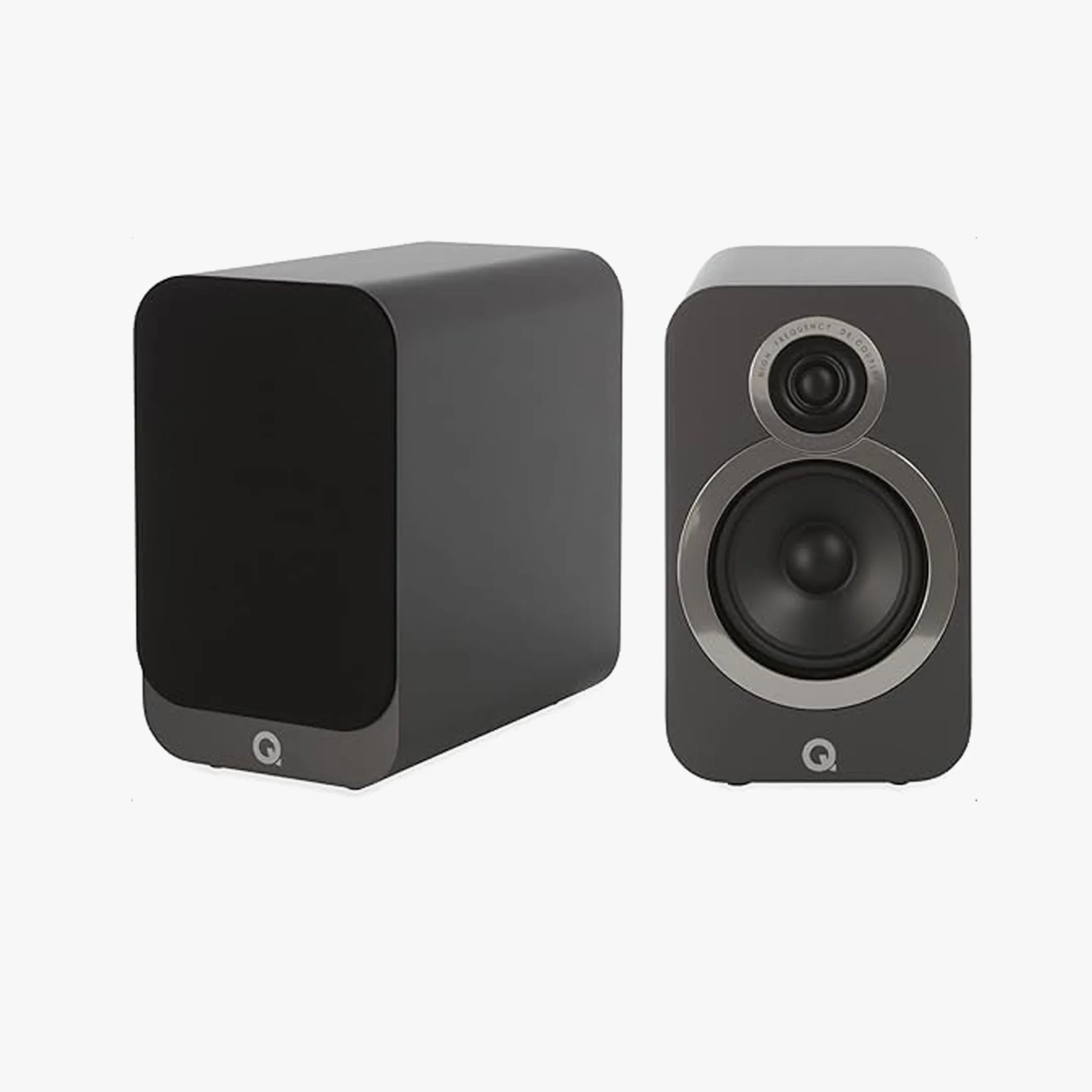 Want a Badass Sound System for Your Desktop? Here Are 2 Ways to Get There
