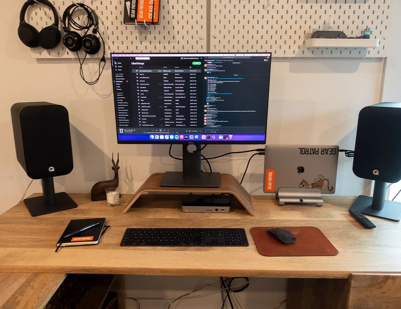 Want a Badass Sound System for Your Desktop? Here Are 2 Ways to Get There