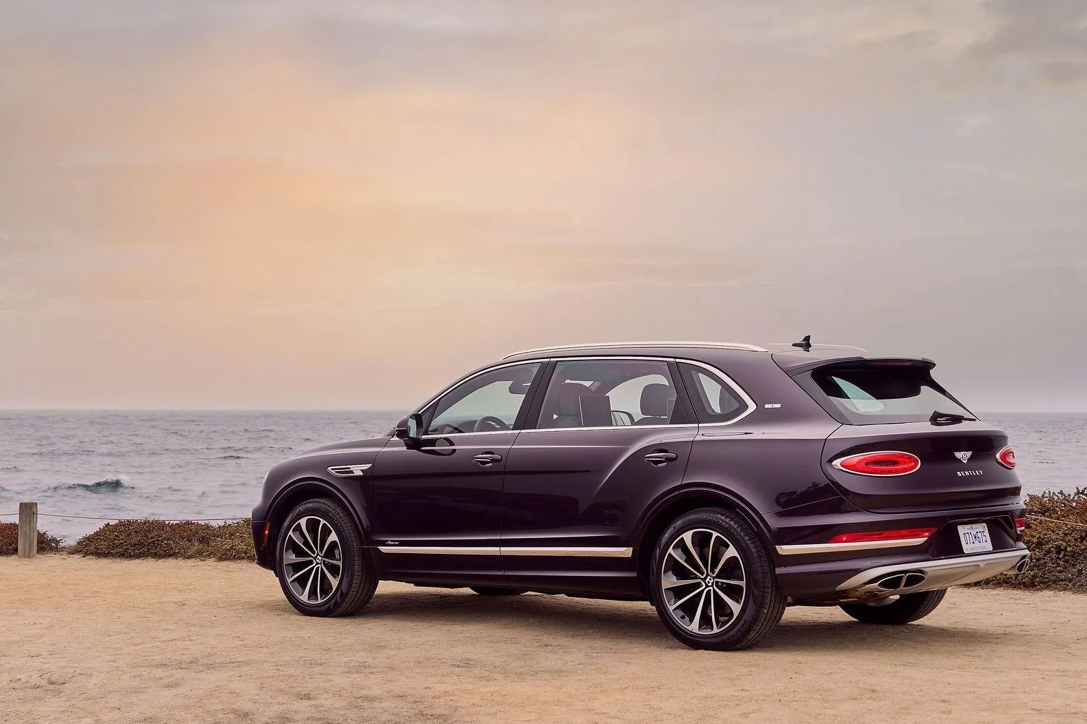 2023 Bentley Bentayga EWB Review: A Subtly Stretched SUV for VVIPs | Gear Patrol