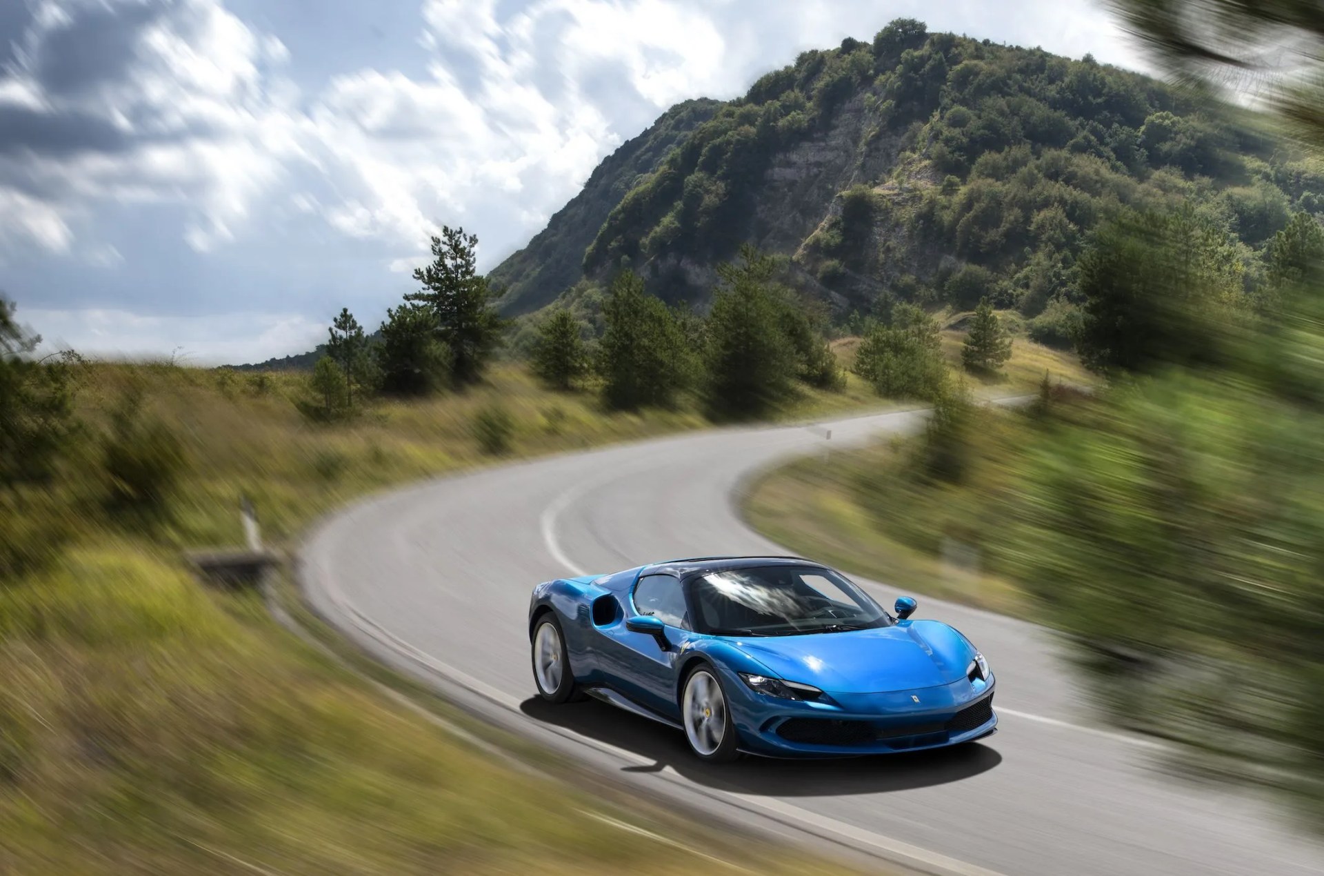 2023 Ferrari 296 GTS Review: An Open-Top Supercar Stunner | Gear Patrol