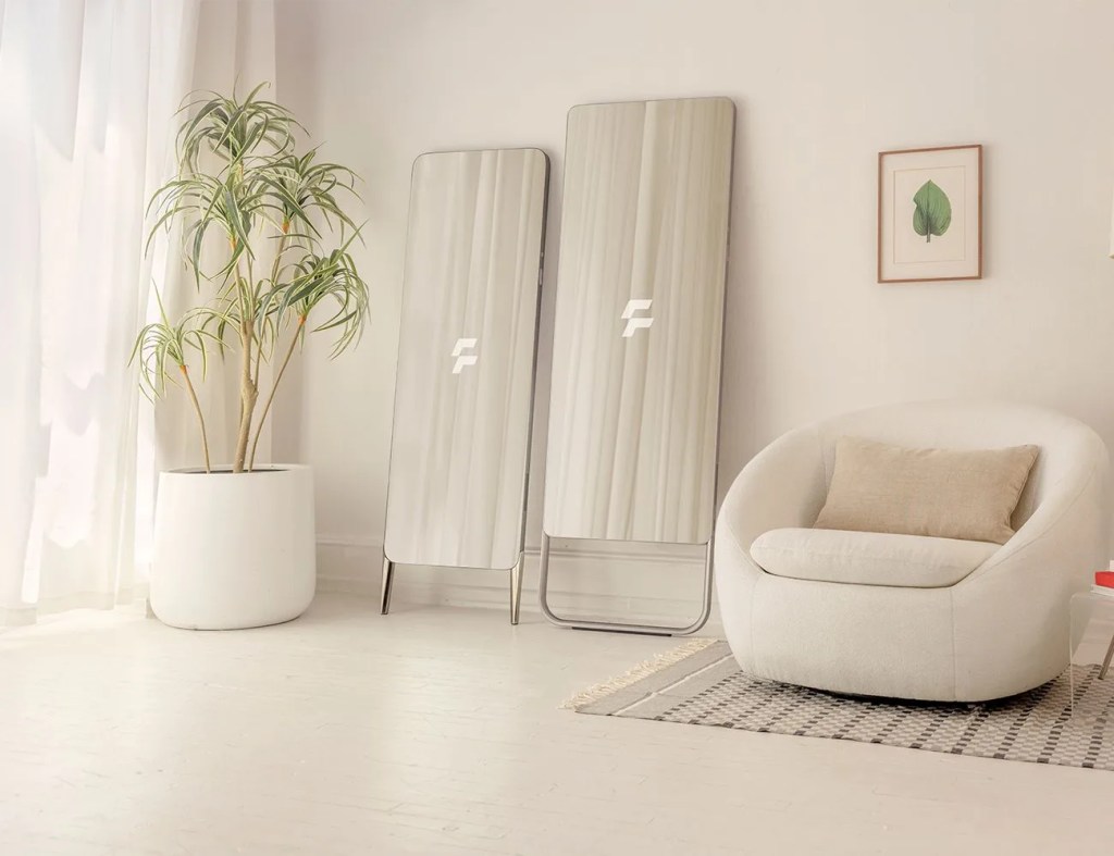 The Fiture Mini Fitness Mirror Is a Space-Saving Answer for Interactive ...