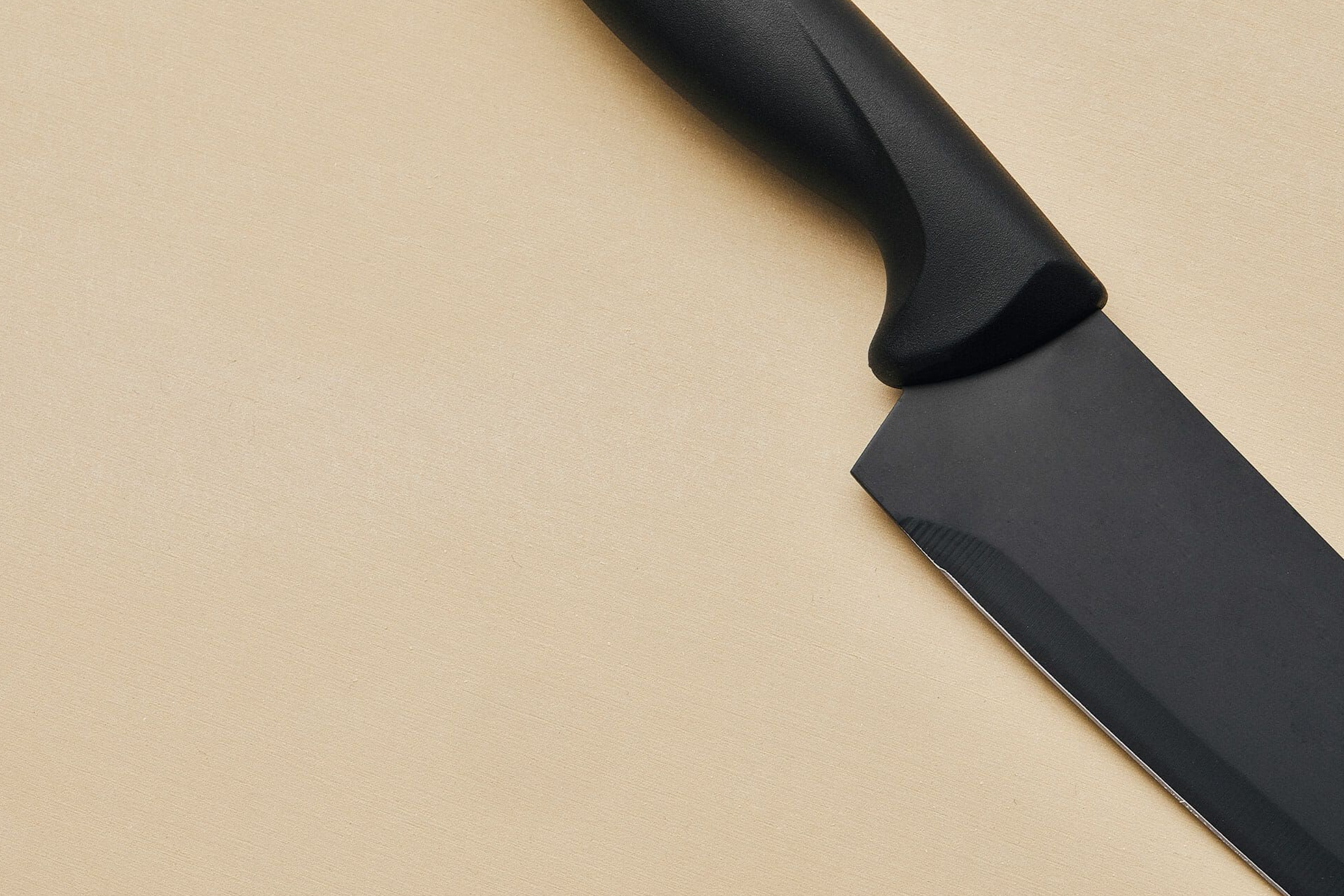 Ditch Your Wood and Plastic Cutting Boards for a Rubber One. Here’s Why ...