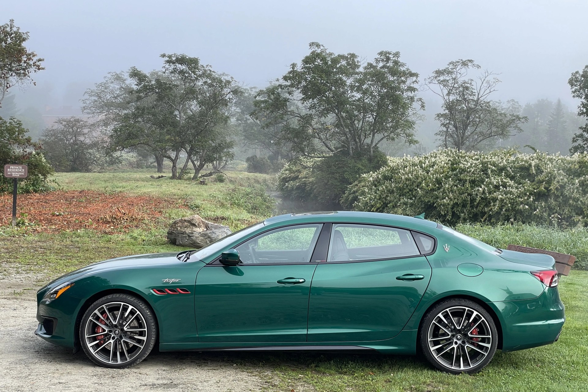 2022 Maserati Quattroporte Trofeo Review: an Unexpectedly Delightful Sedan | Gear Patrol