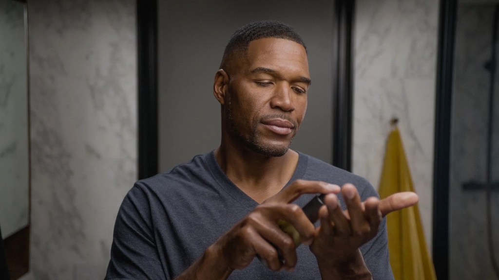 Michael Strahan Opens Up About Football, TV and His Skincare Secrets ...