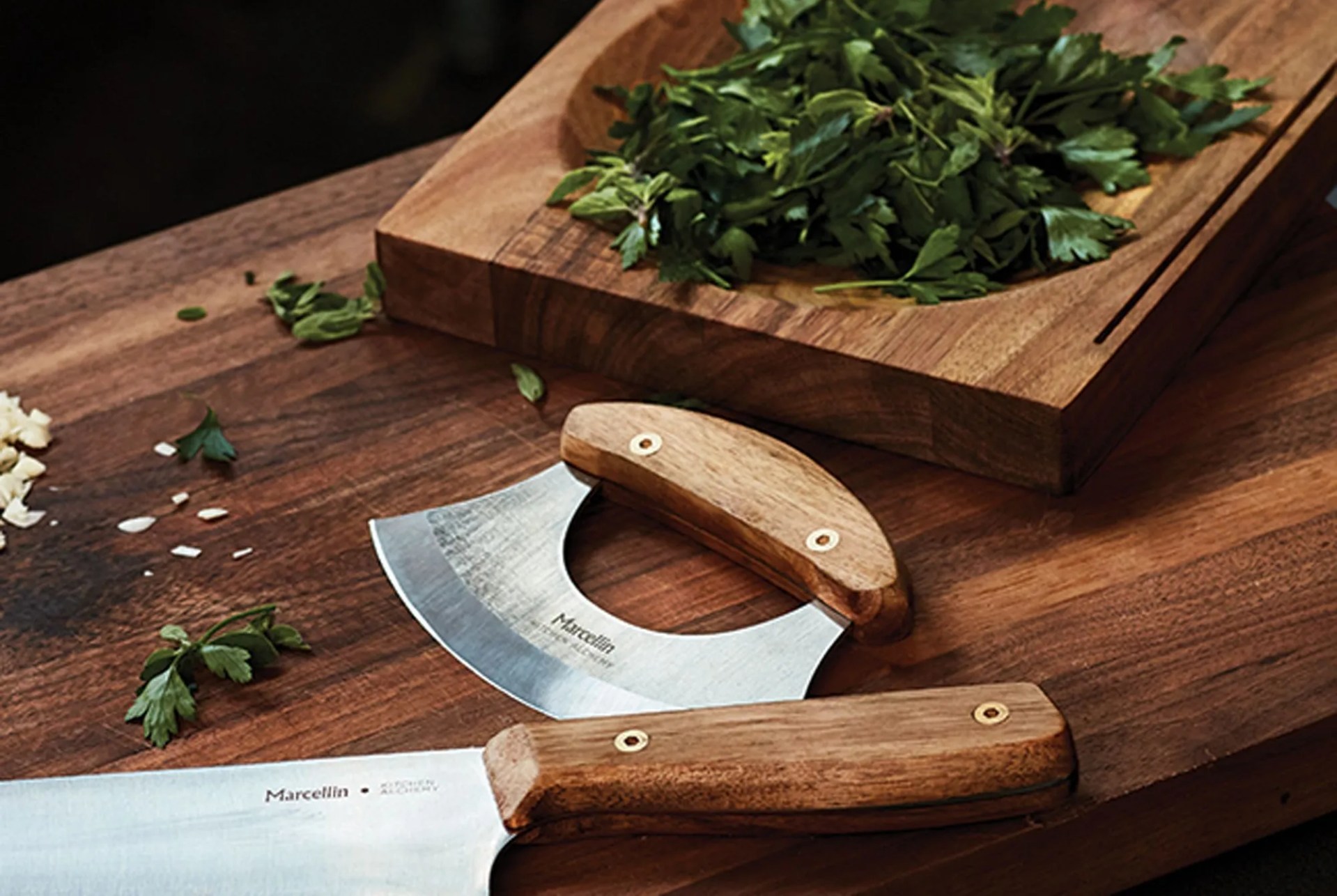 Stun Your Friends As You Expertly Wield This Alaskan Ulu Knife Set ...