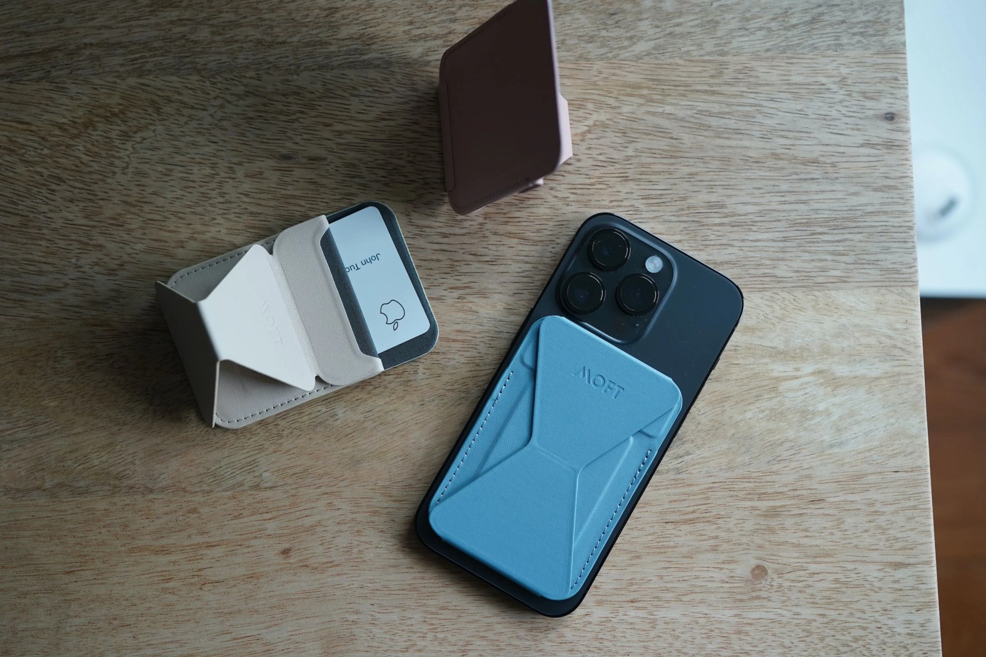 The Best MagSafe Wallets That Stick to the Back of Your iPhone | Gear ...