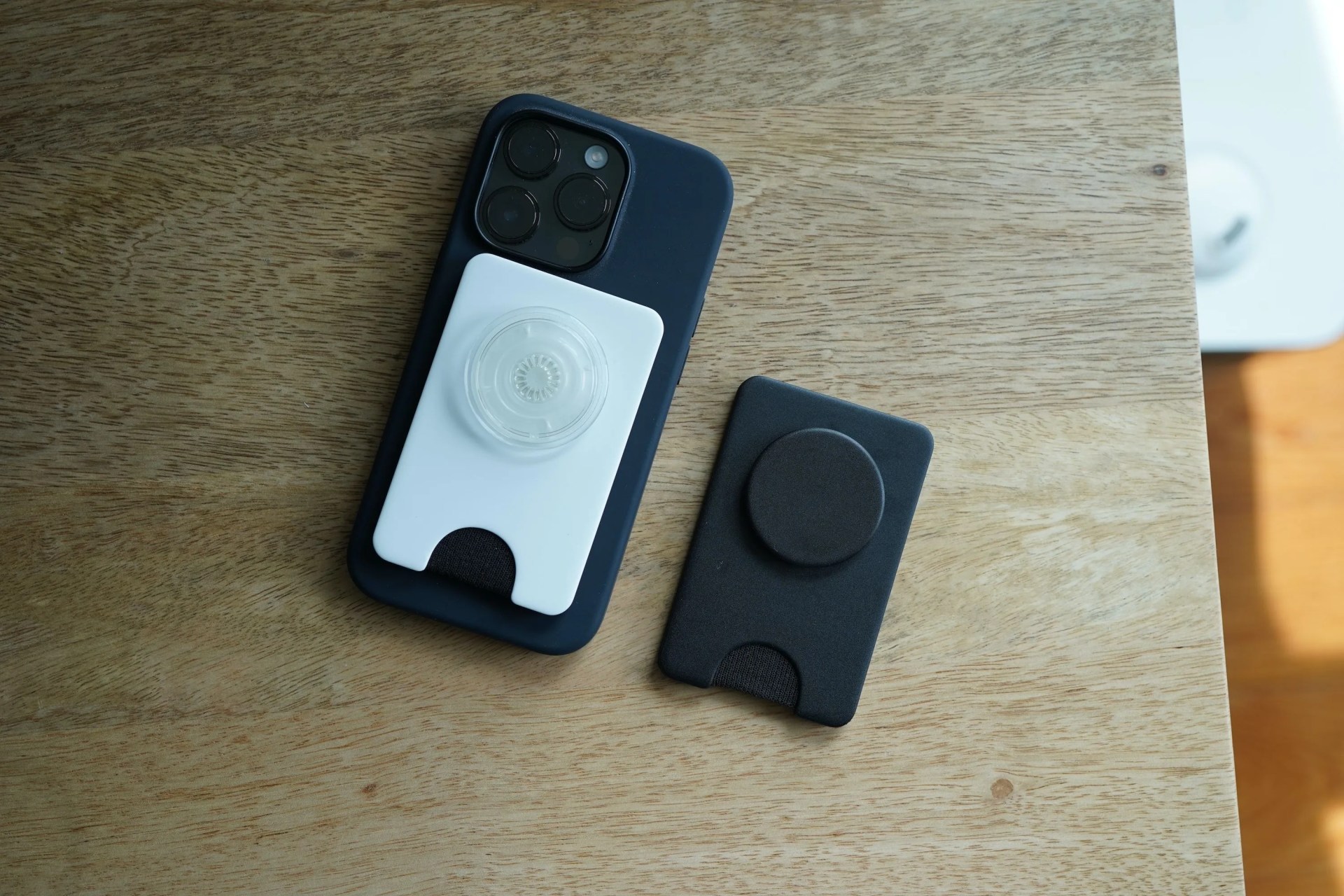 The Best MagSafe Wallets That Stick to the Back of Your iPhone | Gear ...