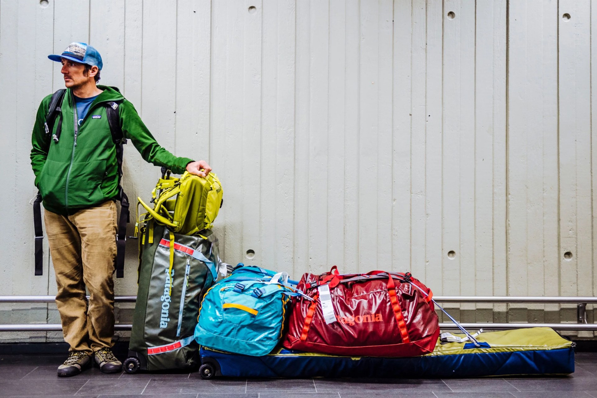 Patagonia Black Hole vs. Away F.A.R.: Which Travel Bag Is Better ...