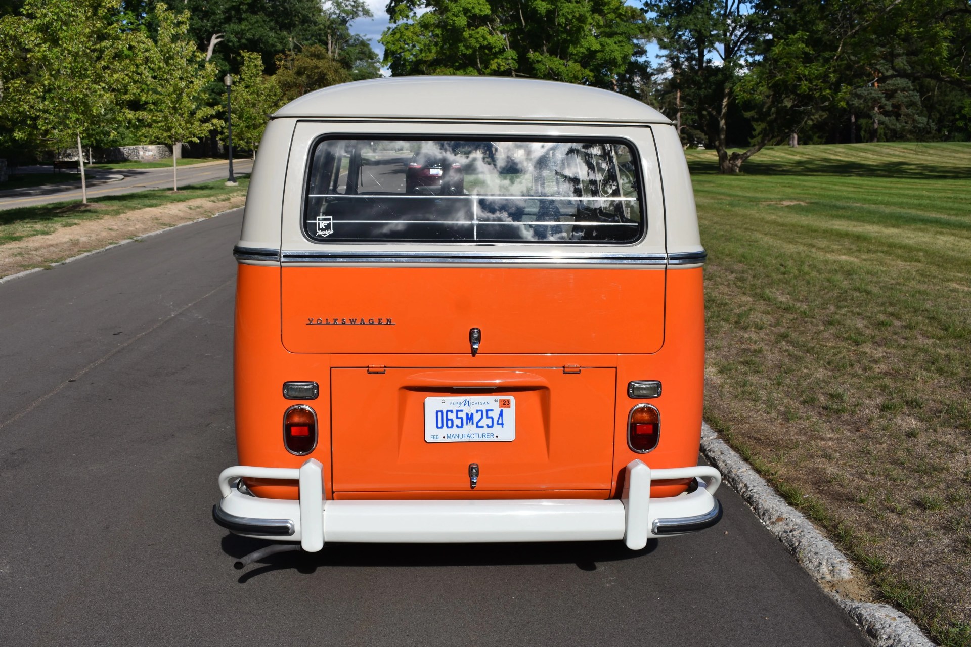 5 Things You Should Know About Driving an Old Volkswagen Bus | Gear Patrol