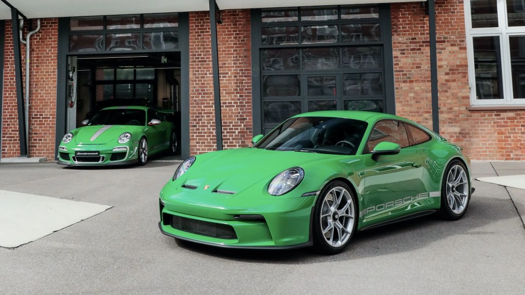 Here’s Your Rare Chance to Grab a Singer-Customized Porsche 911 Without ...