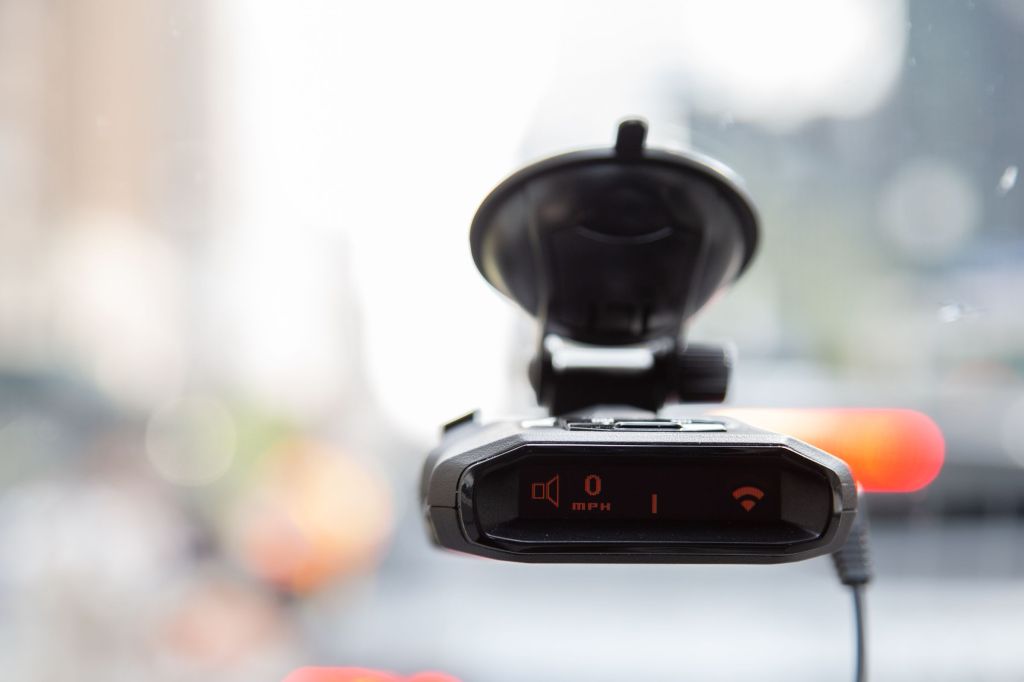 Cobra RAD 700i Review: Can You Get Good Protection from a Bargain Radar ...